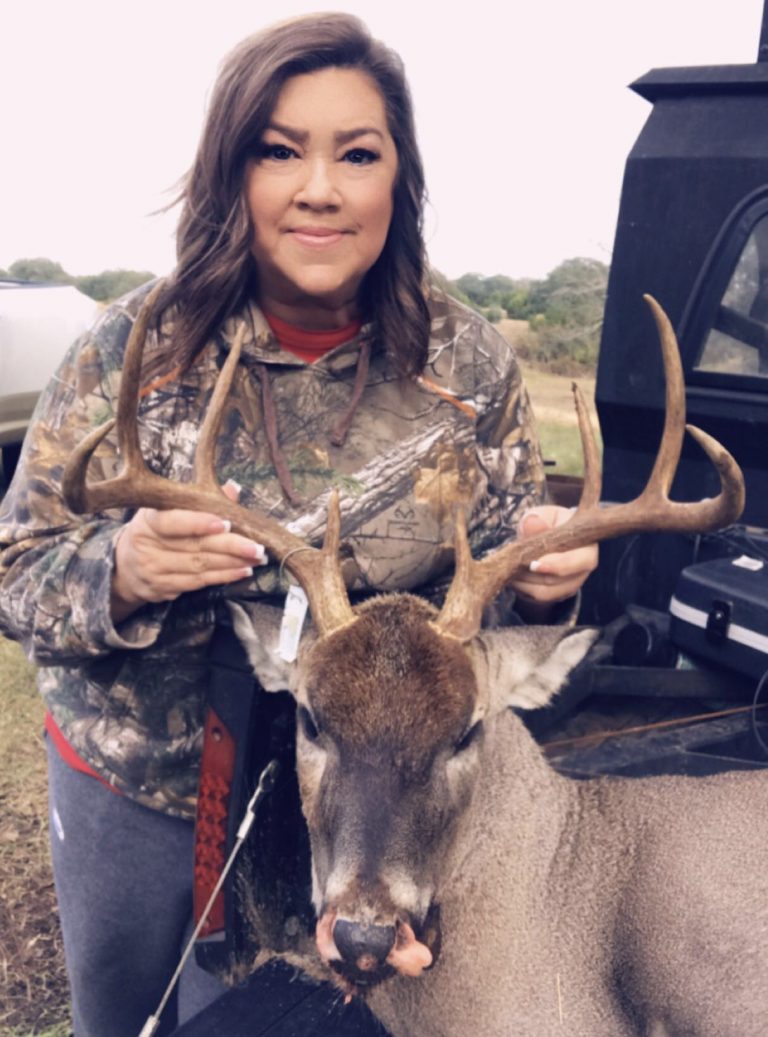 Dawn Gore took this nice 8pt near Liberty Hill TX on Thanksgiving ...